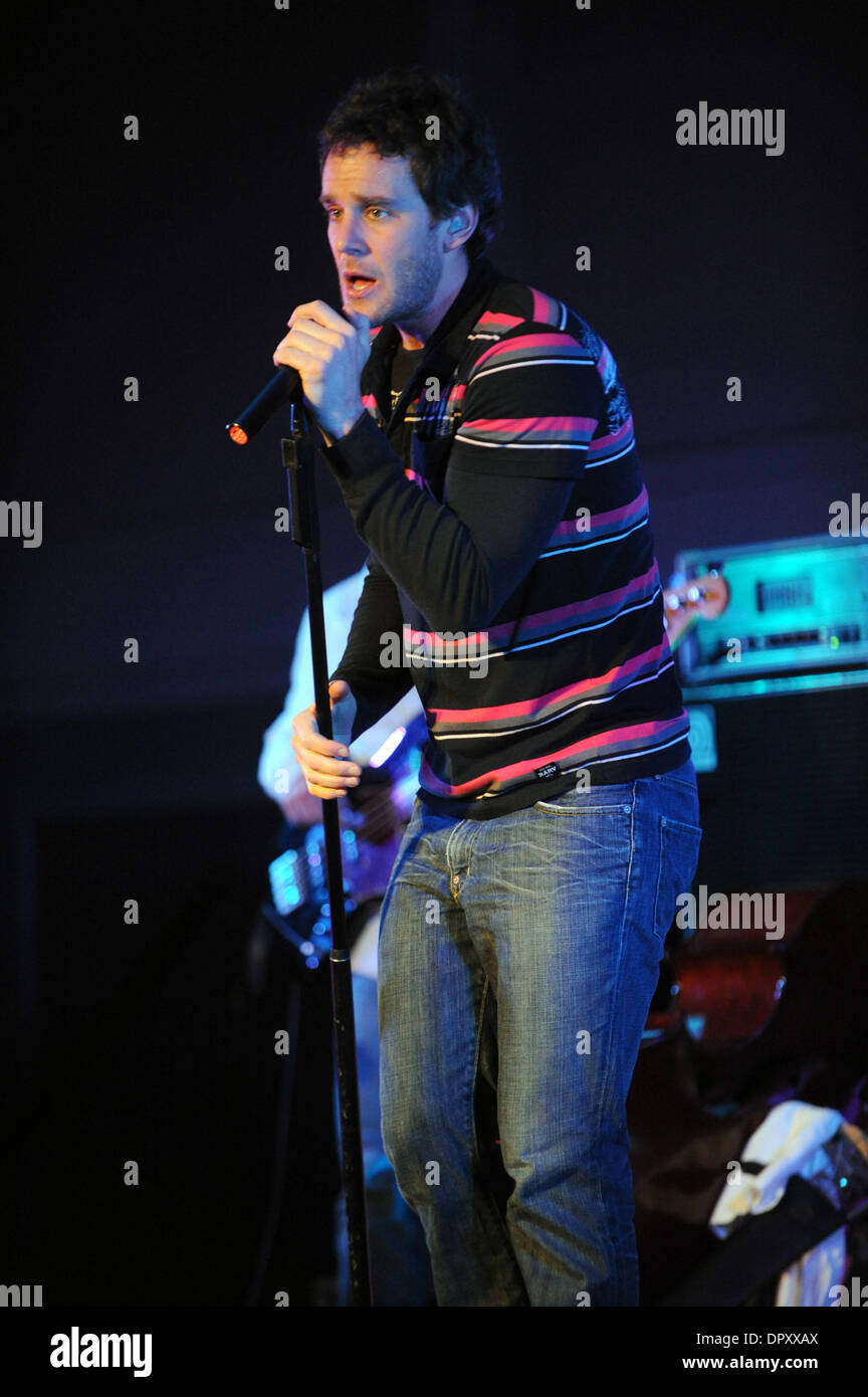 Carbon leaf band hi-res stock photography and images - Alamy