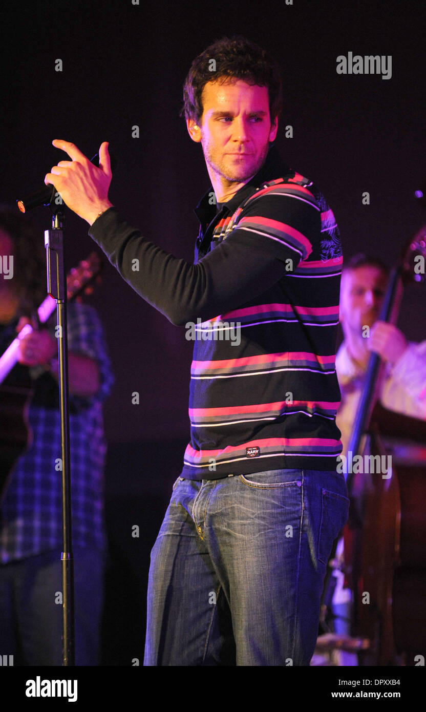 Carbon leaf band hi-res stock photography and images - Alamy