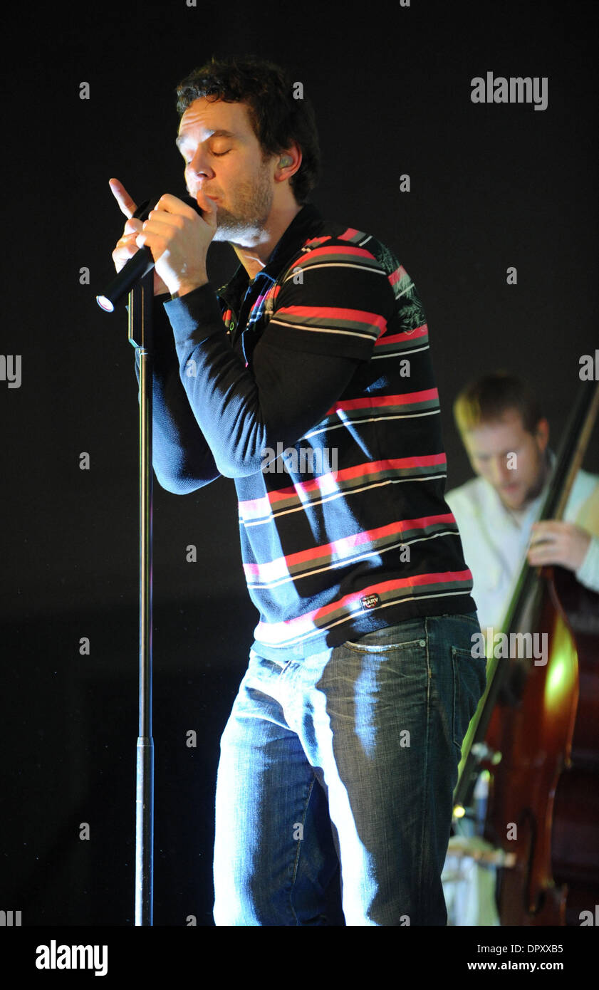 Carbon leaf band hi-res stock photography and images - Alamy