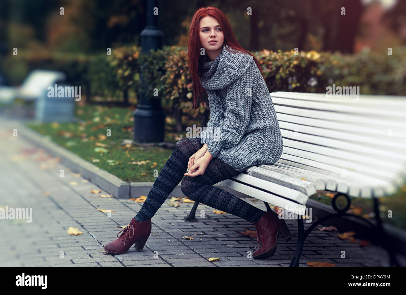Woman sit bench hi-res stock photography and images - Alamy