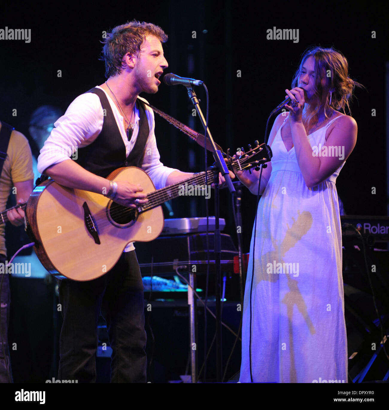 James morrison and joss stone hi-res stock photography and images - Alamy
