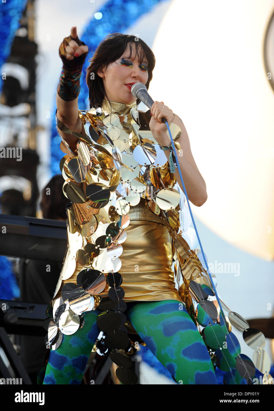 Apr 19, 2009 - Indio, California, USA - Singer KAREN O of the band the ...