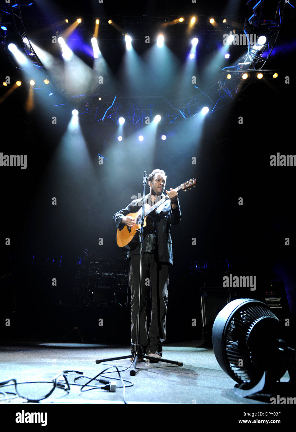 Apr 22, 2009 - Raleigh, North Carolina, USA - Bass Guitarist STEFAN ...