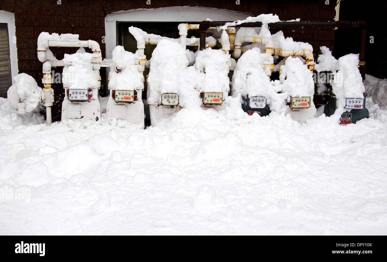 Gas and electric meters hi-res stock photography and images - Alamy
