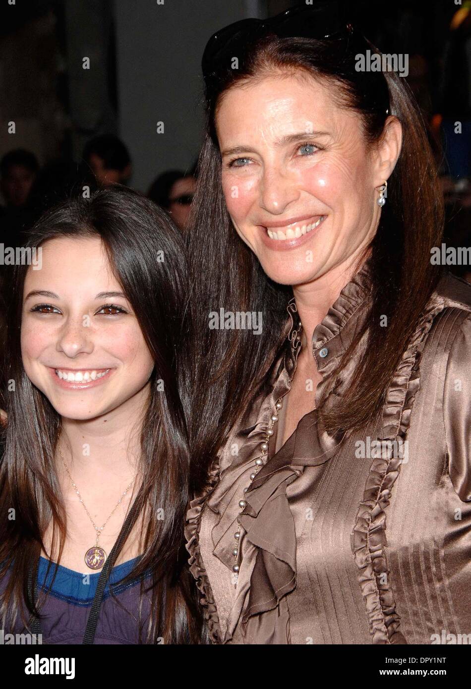 Mimi rogers 2009 jonas brothers hi-res stock photography and images - Alamy