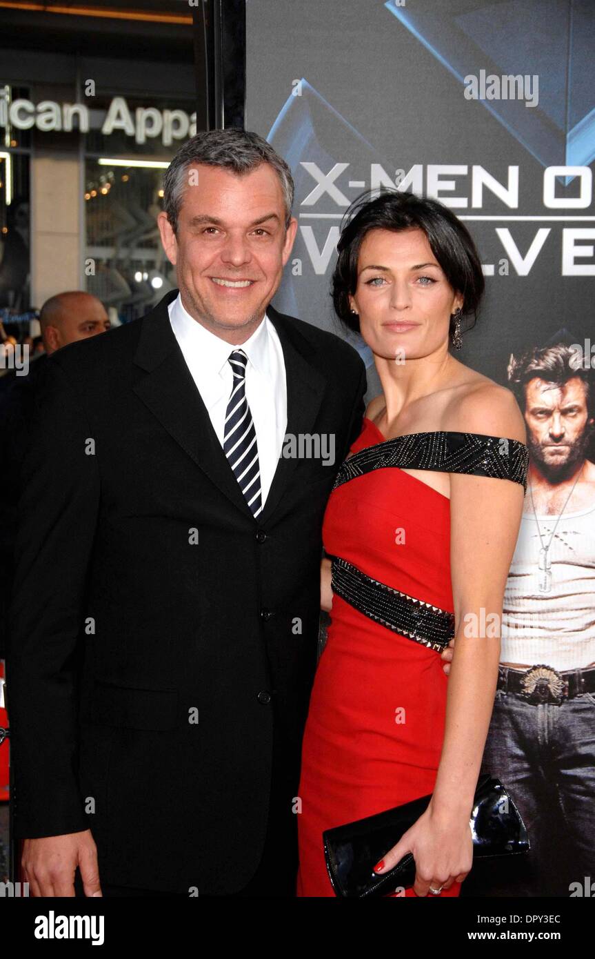 Danny huston x men origins hi-res stock photography and images - Alamy