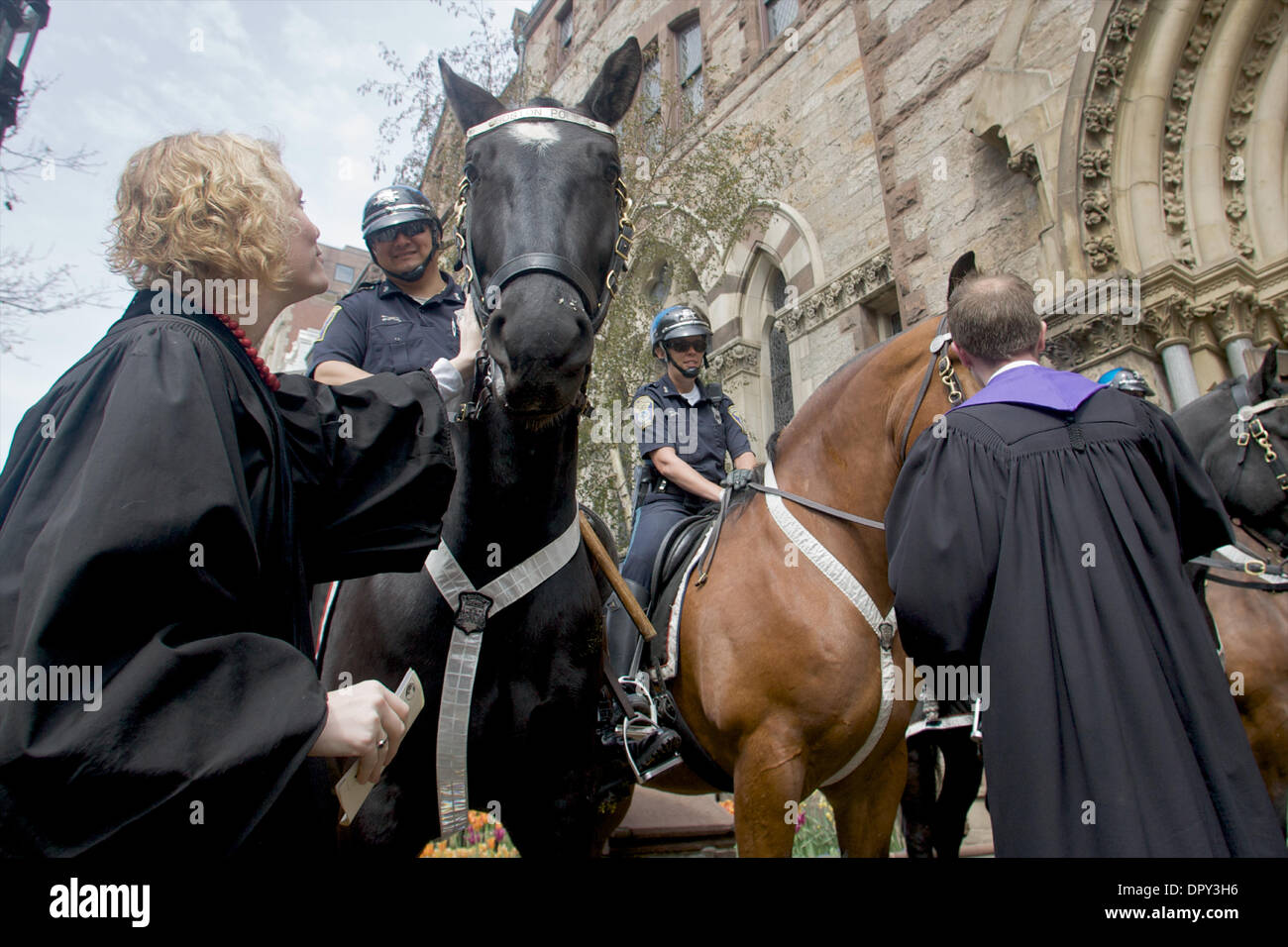 Boston police horse hi-res stock photography and images - Alamy