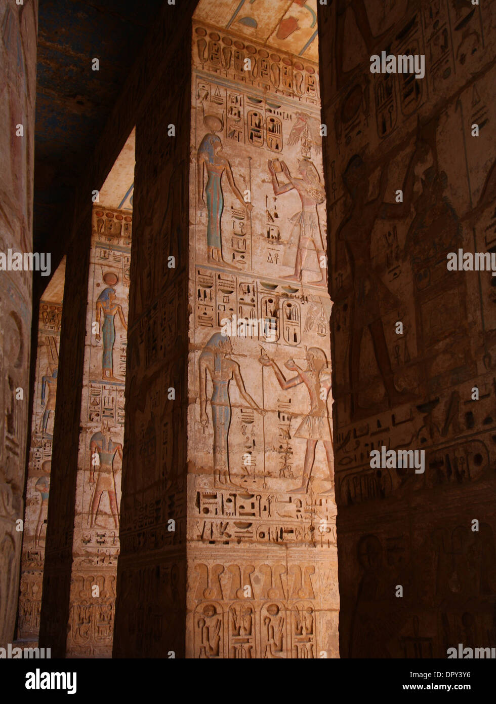 Egyptian hieroglyphics pyramid hi-res stock photography and images - Alamy