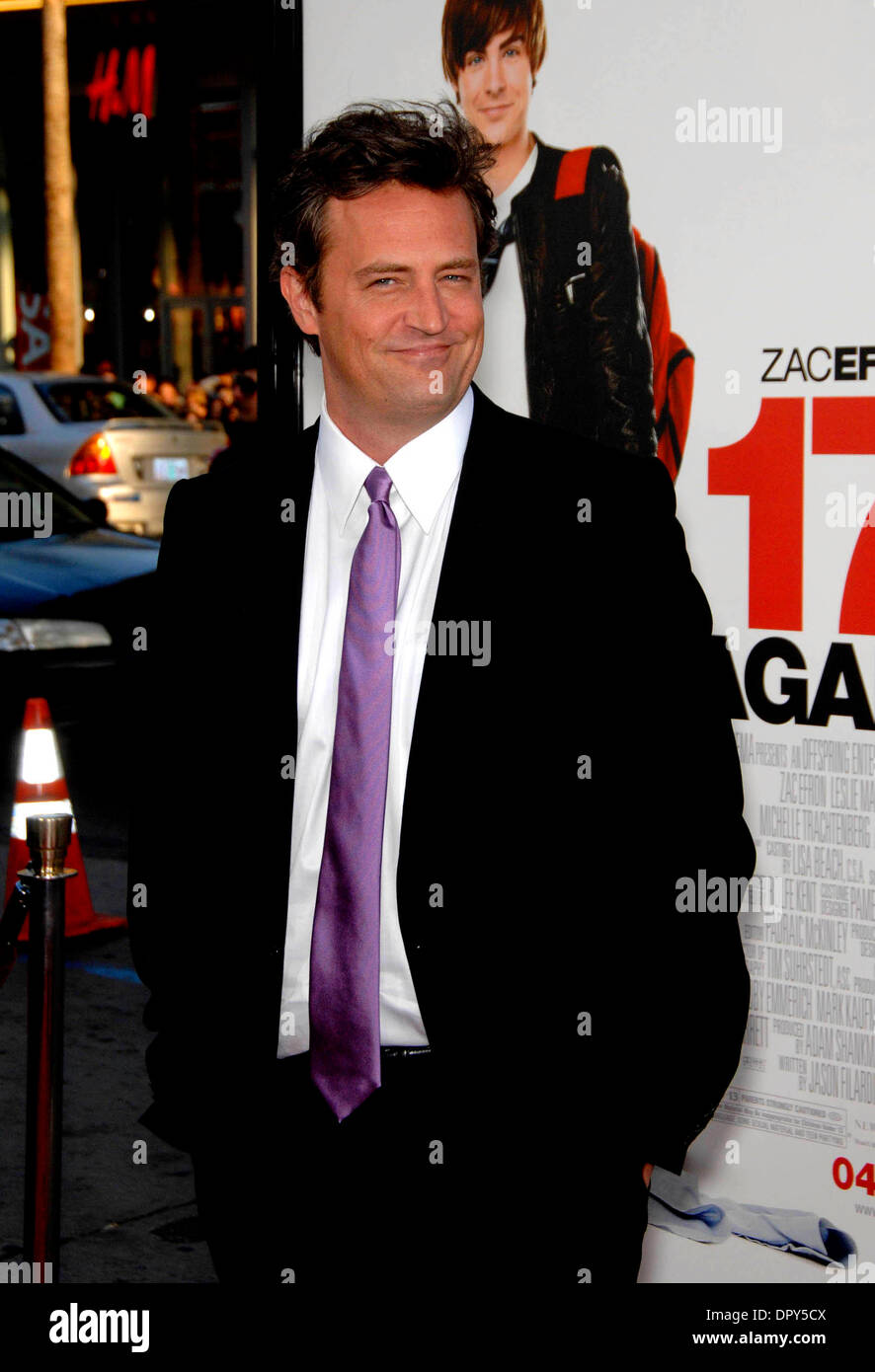 Matthew Perry during the premiere of the new movie from New Line Cinema ...