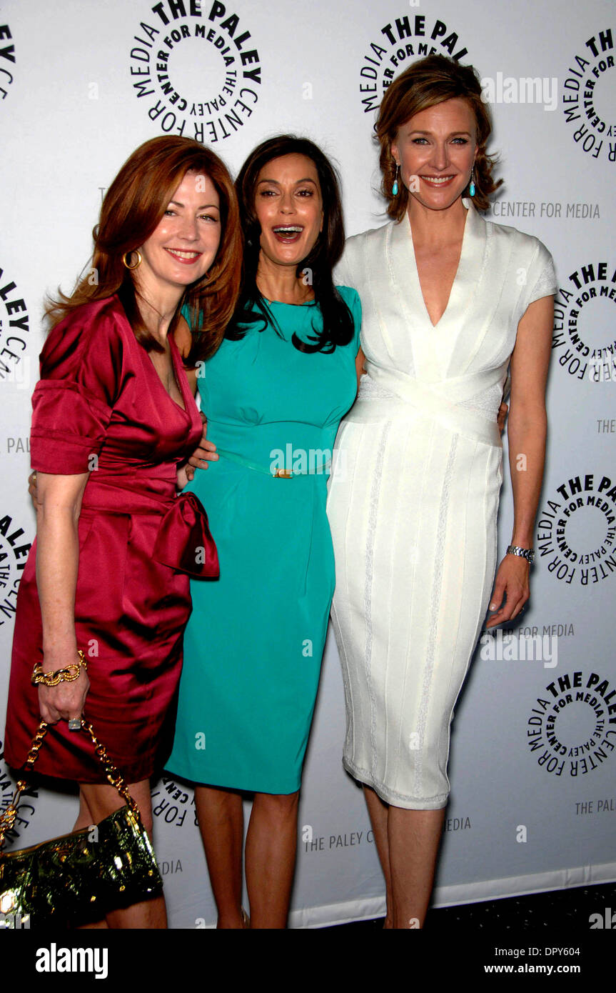 Dana delany teri hatcher strong desperate High Resolution Stock ...