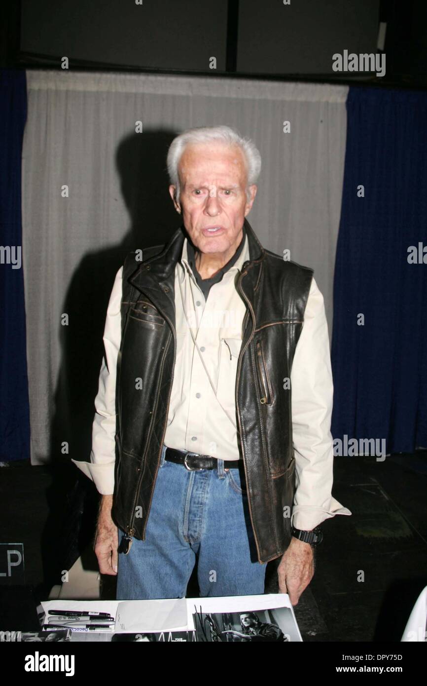 DAY 2 OF THE 2009 NEW YORK COMIC CONVENTION.JACOB JAVITS CENTER 02-07 ...