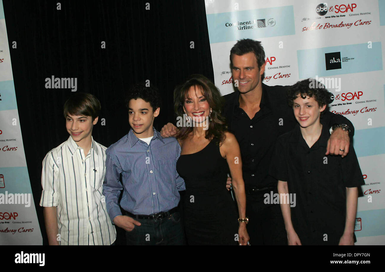 Susan lucci and cameron mathison hi-res stock photography and images ...