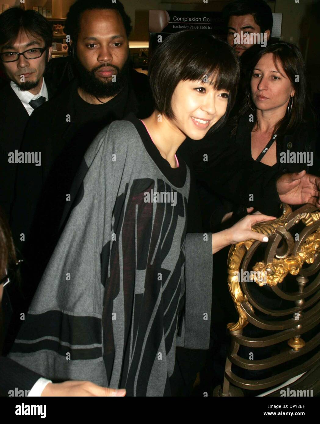 K61511RM.International pop star Utada promotes her new album and hands ...