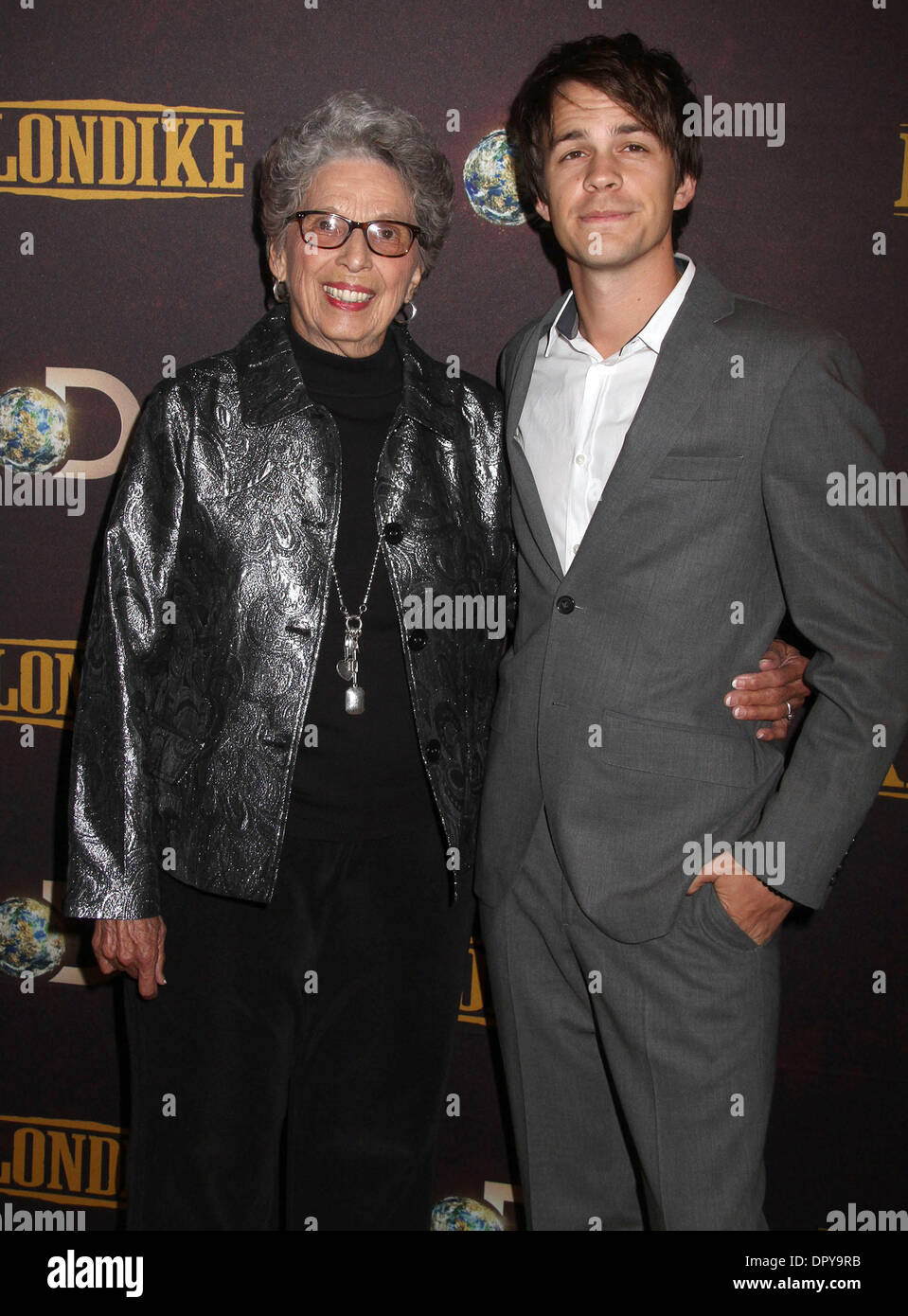 New York, New York, USA. 16th Jan, 2014. Actor JOHNNY SIMMONS and his ...
