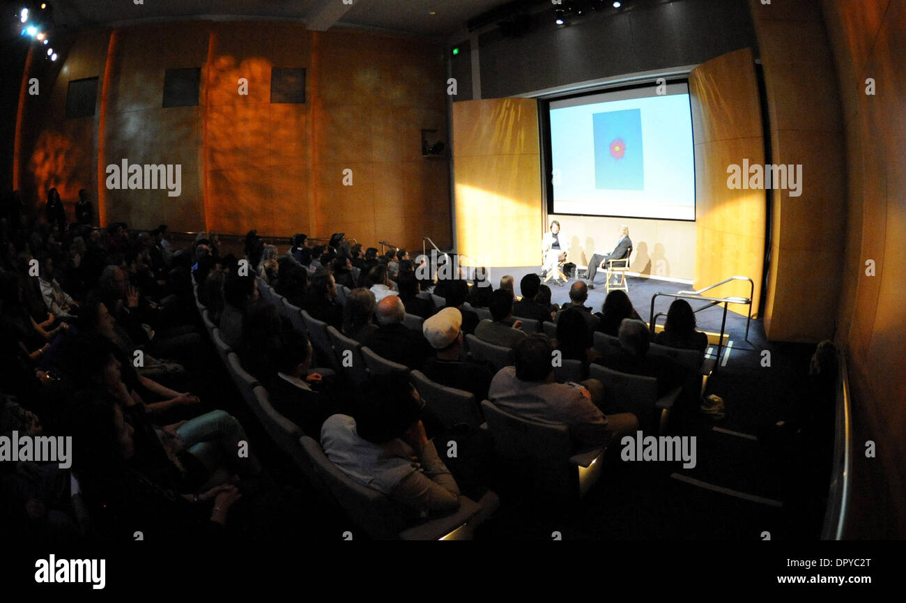 Peter saville designer hi-res stock photography and images - Alamy