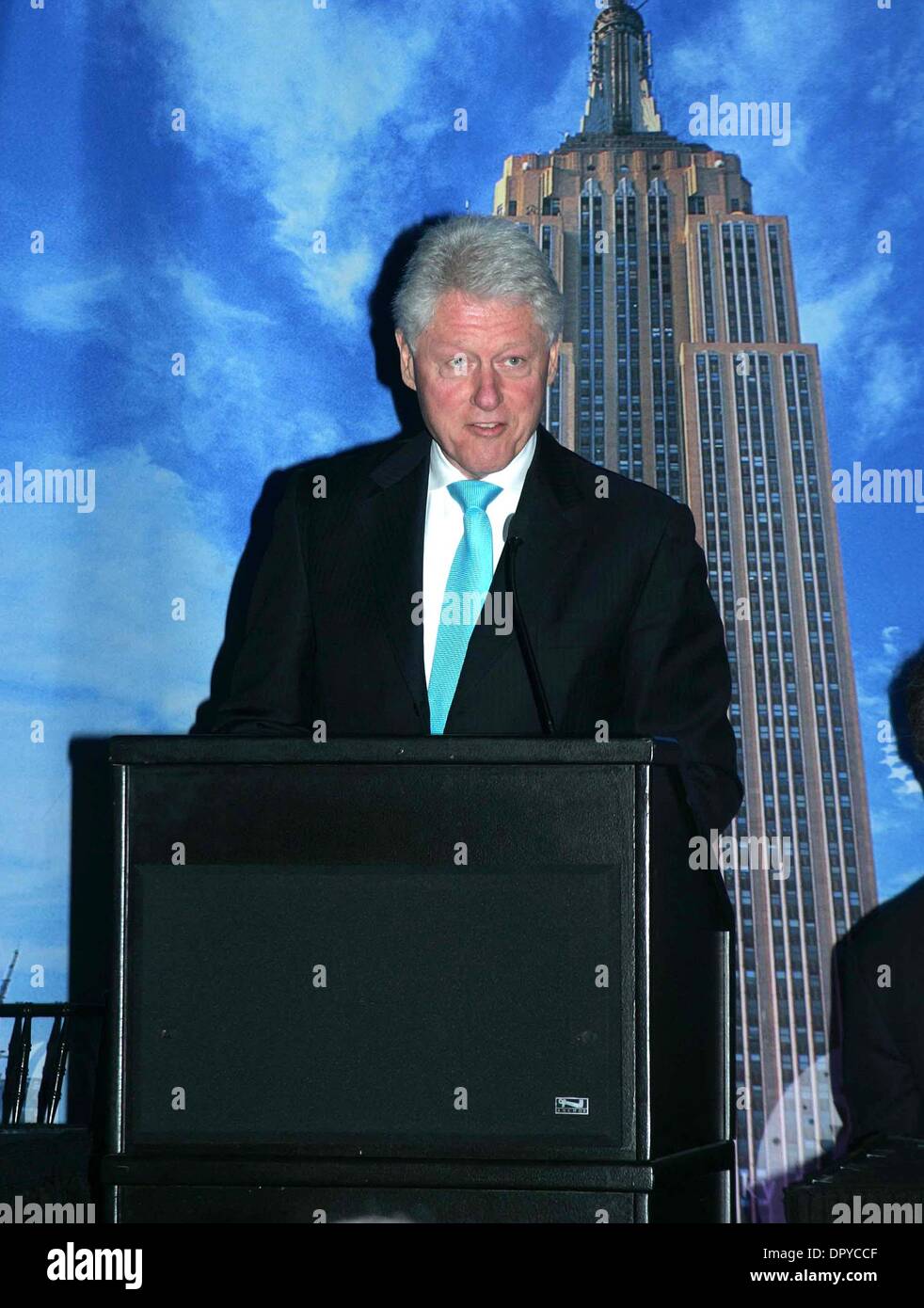 Former President Clinton and N.Y.C. Mayor Michael Bloomberg announce a ...