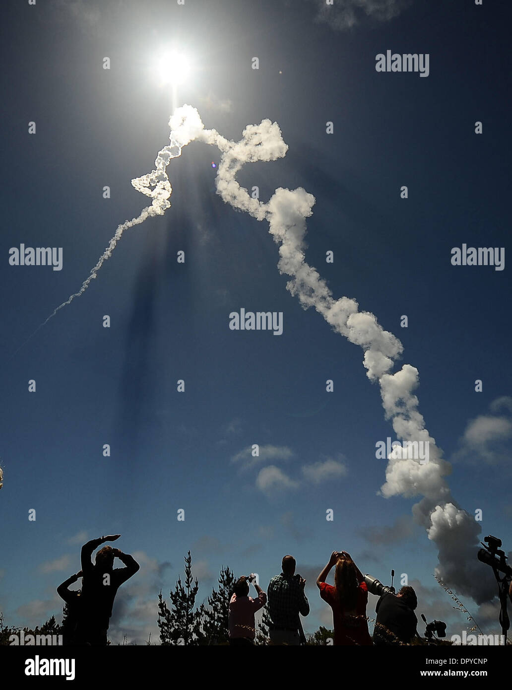 Missile tracking hi-res stock photography and images - Alamy