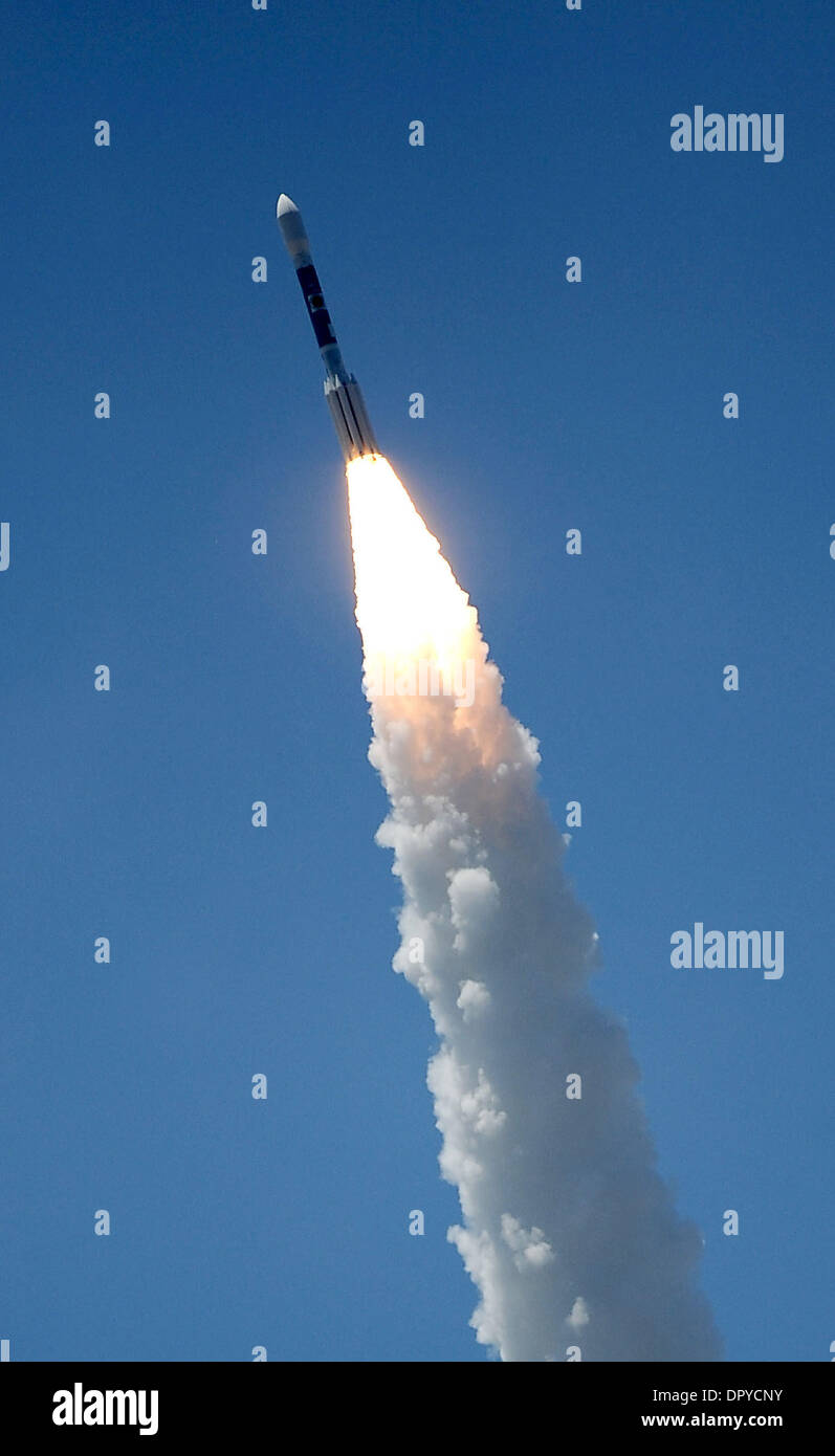 Missile tracking hi-res stock photography and images - Alamy