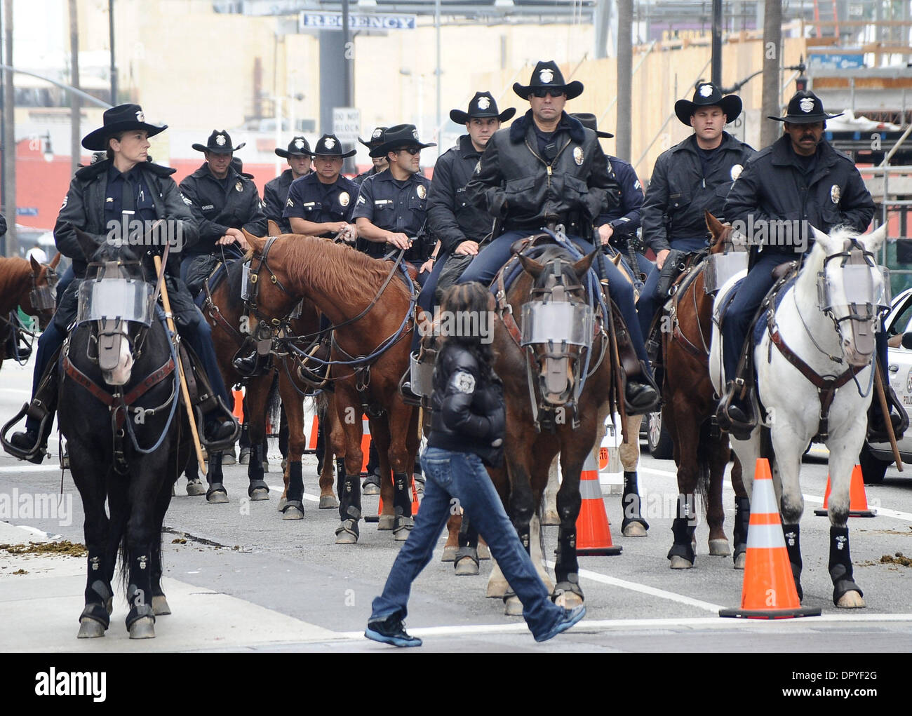 Lapd horses on street hi-res stock photography and images - Alamy