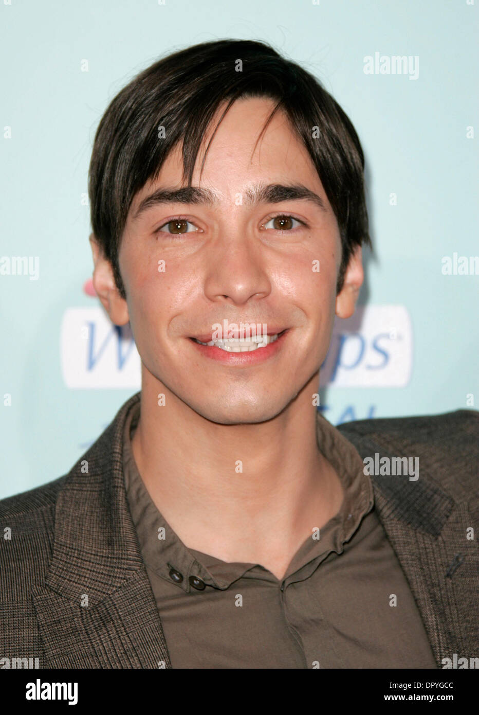 Feb 2, 2009 - Hollywood, California, USA - Actor JUSTIN LONG arriving ...