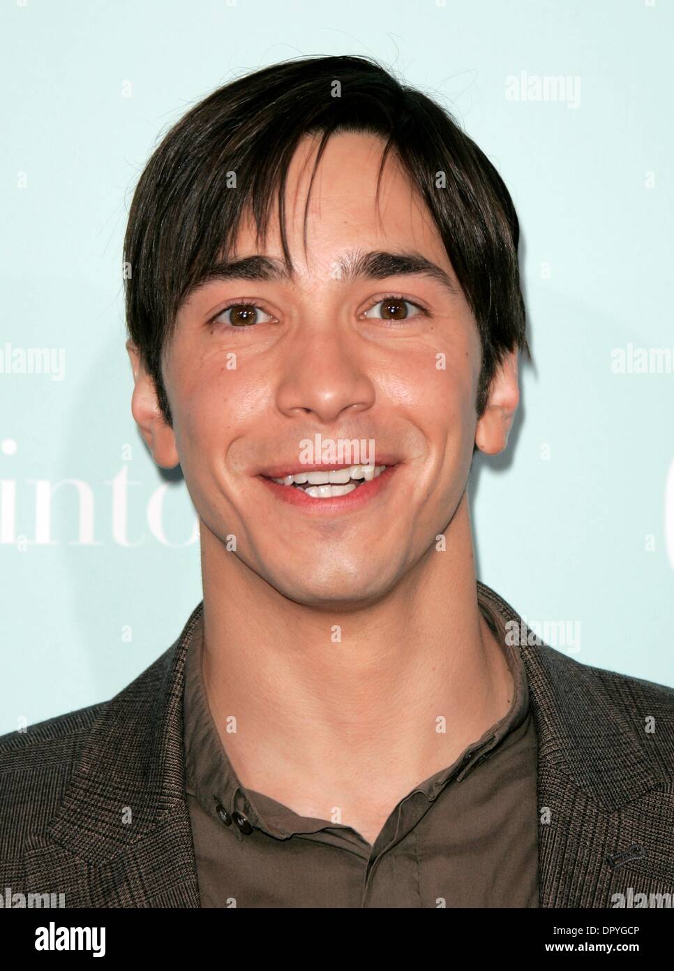 Feb 2, 2009 - Hollywood, California, USA - Actor JUSTIN LONG arriving ...
