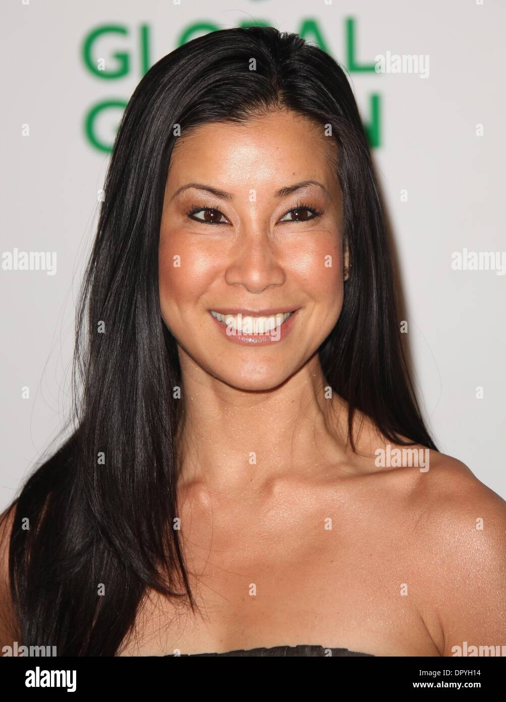Feb 19, 2009 - Hollywood, California, USA - Reporter LISA LING arriving ...