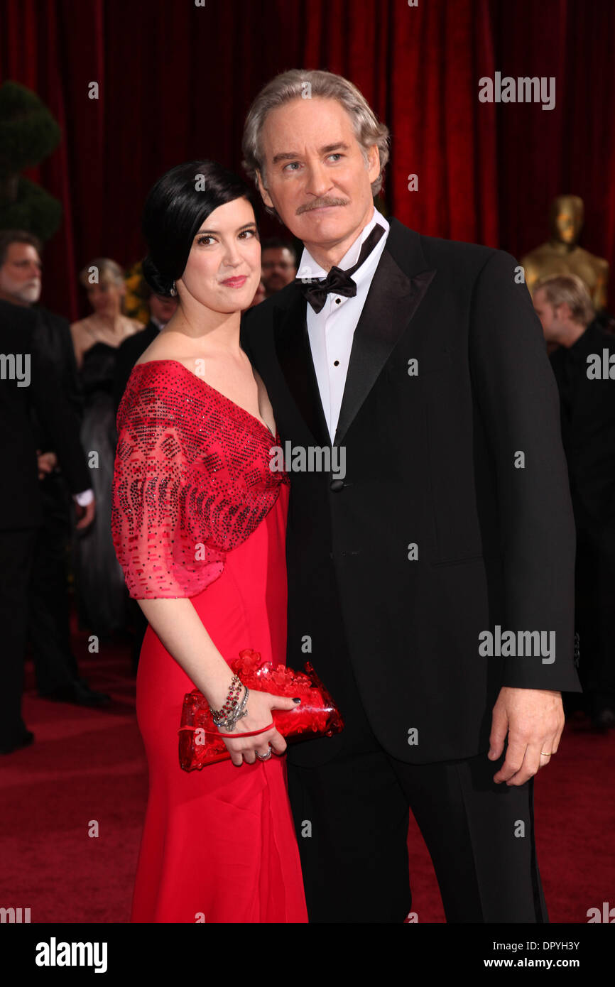 Phoebe cates and kevin kline hi-res stock photography and images - Alamy