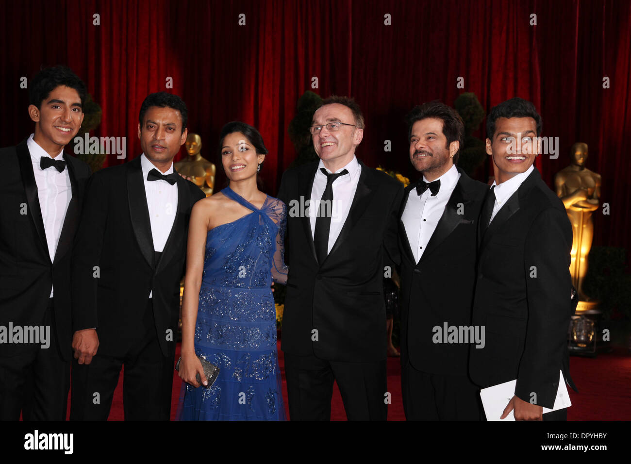 Cast of slumdog millionaire hi-res stock photography and images - Alamy