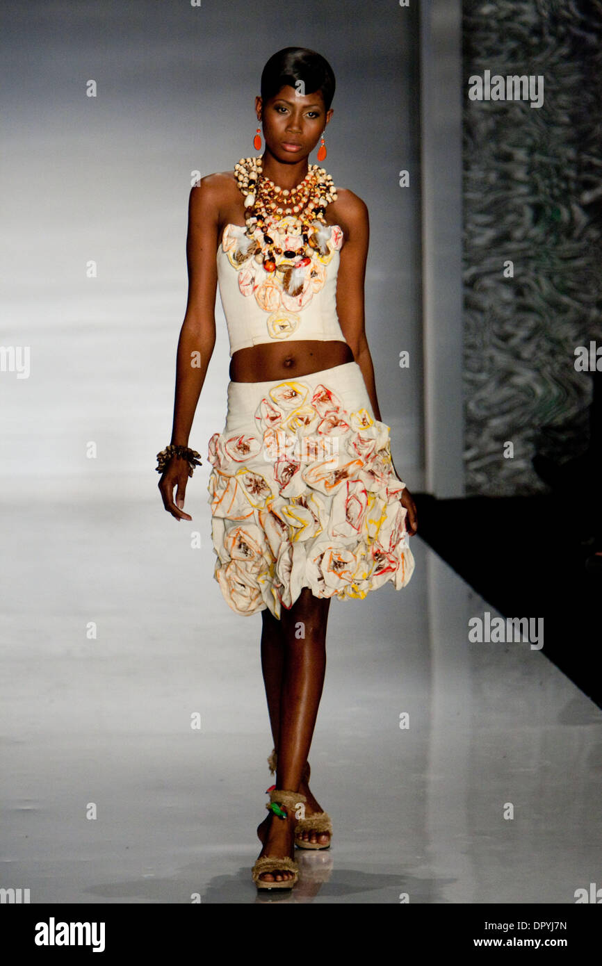 Mar 25, 2009 - Miami Beach, Florida, USA - Models on the catwalk during ...