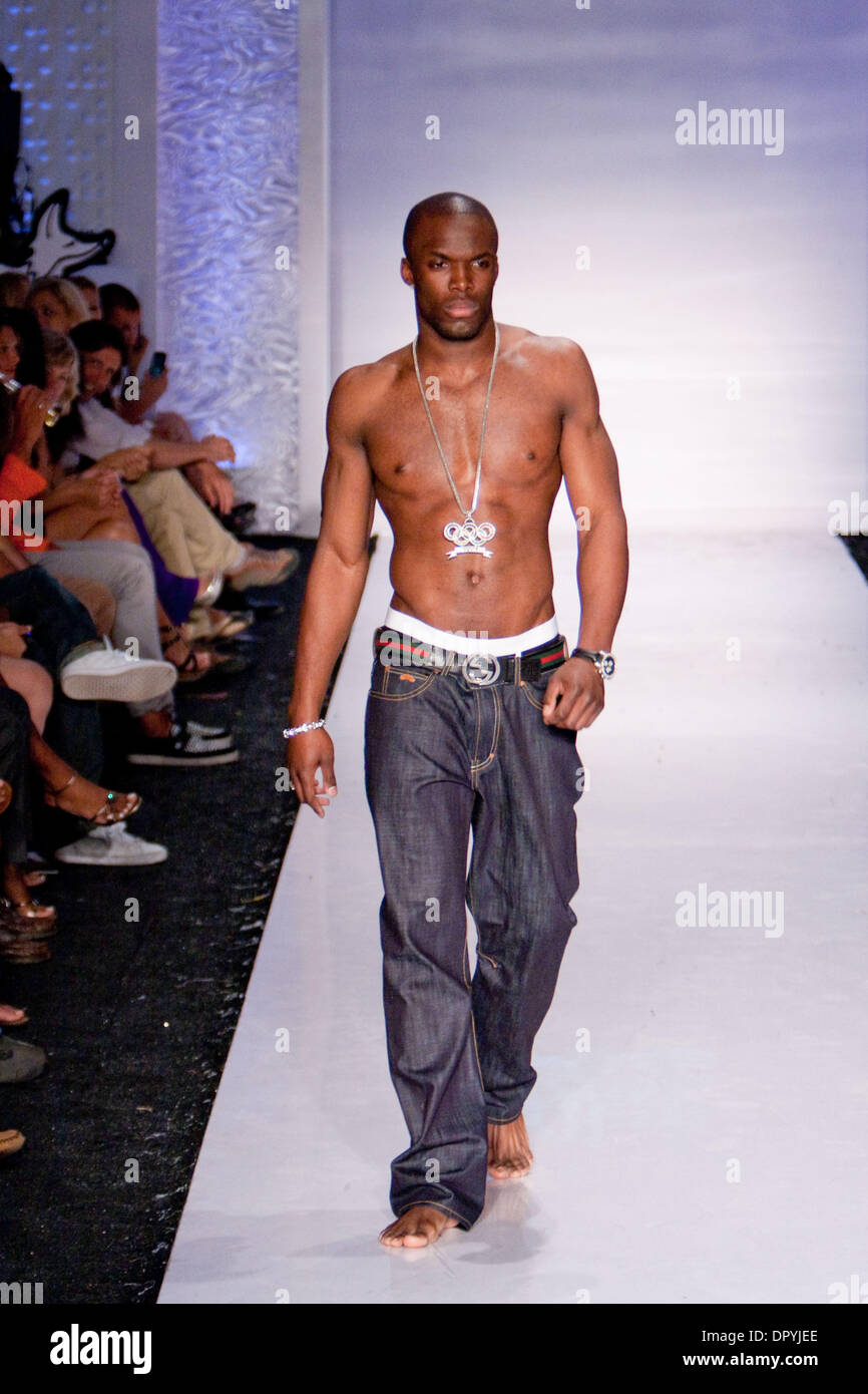 Mar 28, 2009 - Miami Beach, Florida, USA - A model walking the runway ...