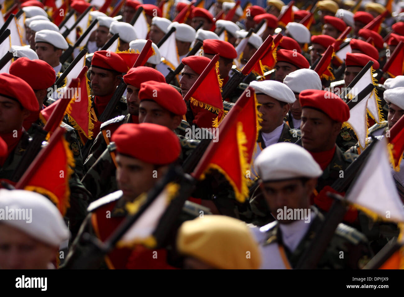 Iranian army hi-res stock photography and images - Alamy