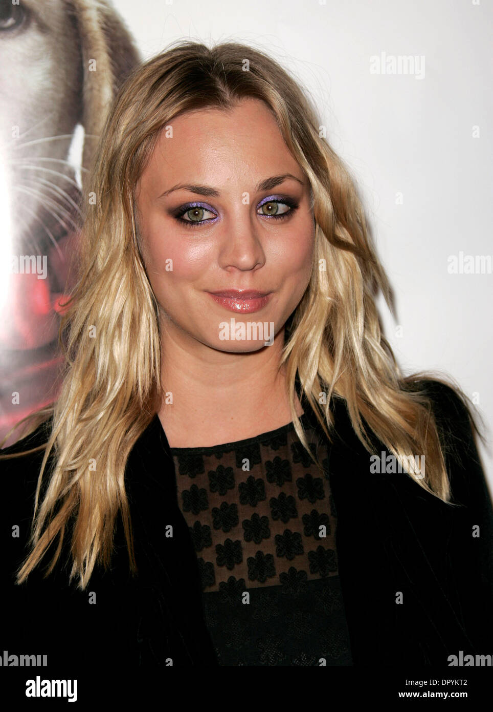 Kaley cuoco headshot hi-res stock photography and images - Alamy