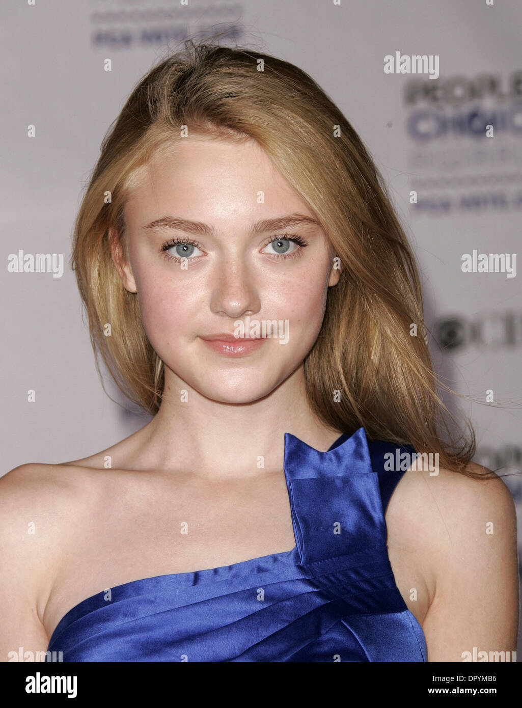 Dakota fanning during hi-res stock photography and images - Alamy