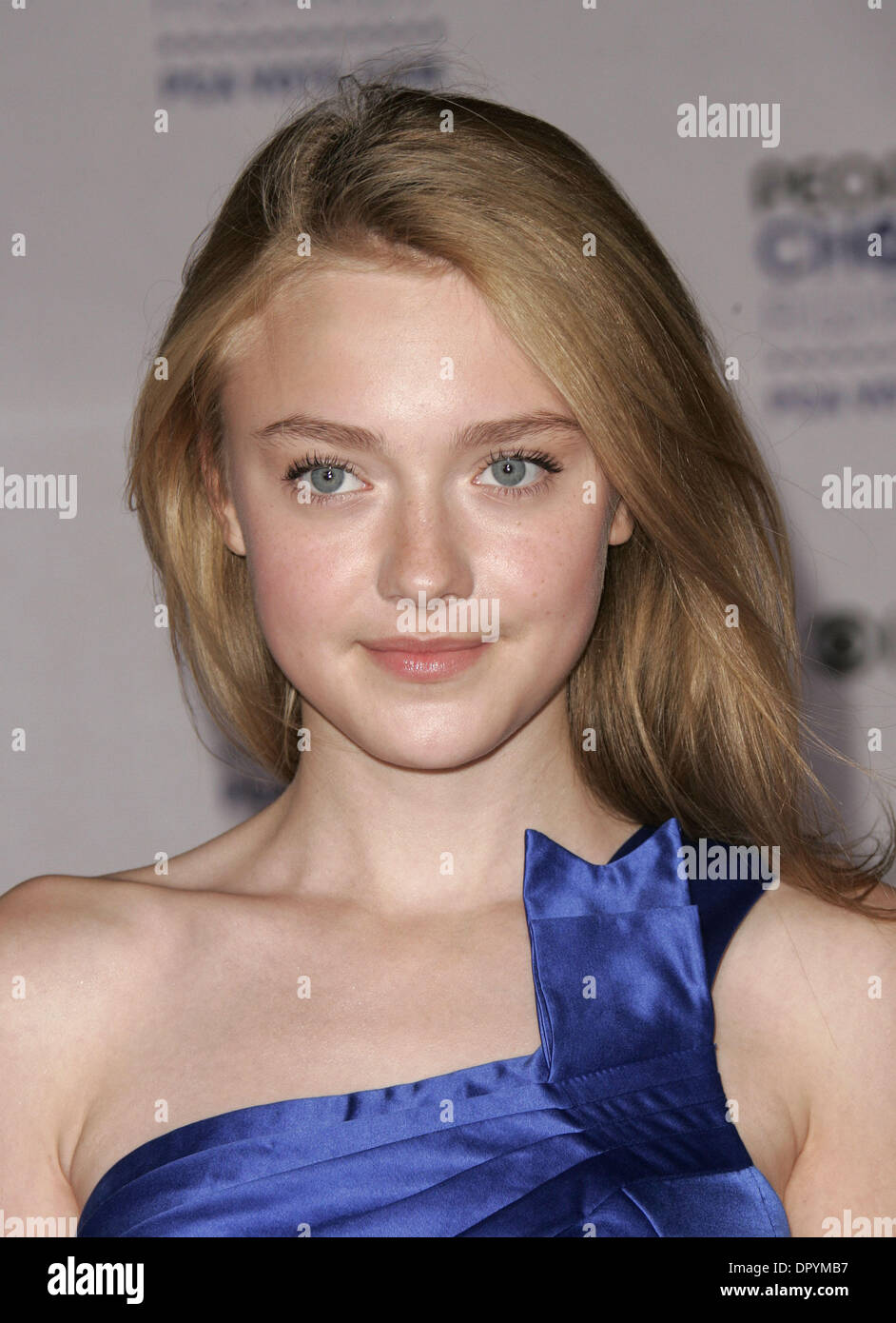 Jan 07, 2009 - Los Angeles, California, USA - Actress DAKOTA FANNING ...