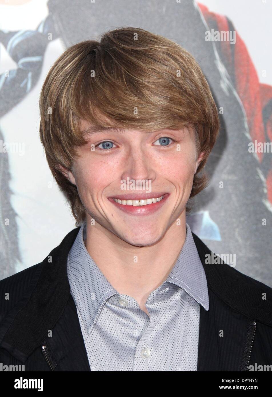 Apr 14, 2009 - Hollywood, California, USA - Actor STERLING KNIGHT ...