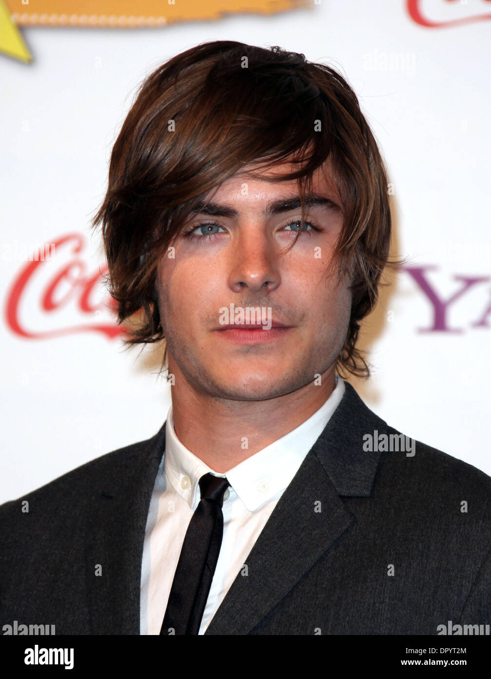 Apr 2, 2009 - Las Vegas, Nevada, USA - Actor ZAC EFRON in the press ...