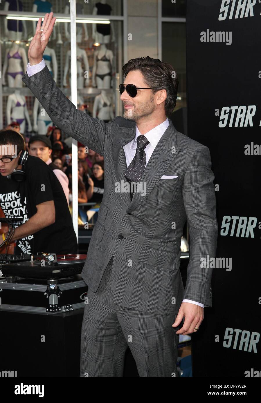 Star trek 2009 eric bana hi-res stock photography and images - Alamy