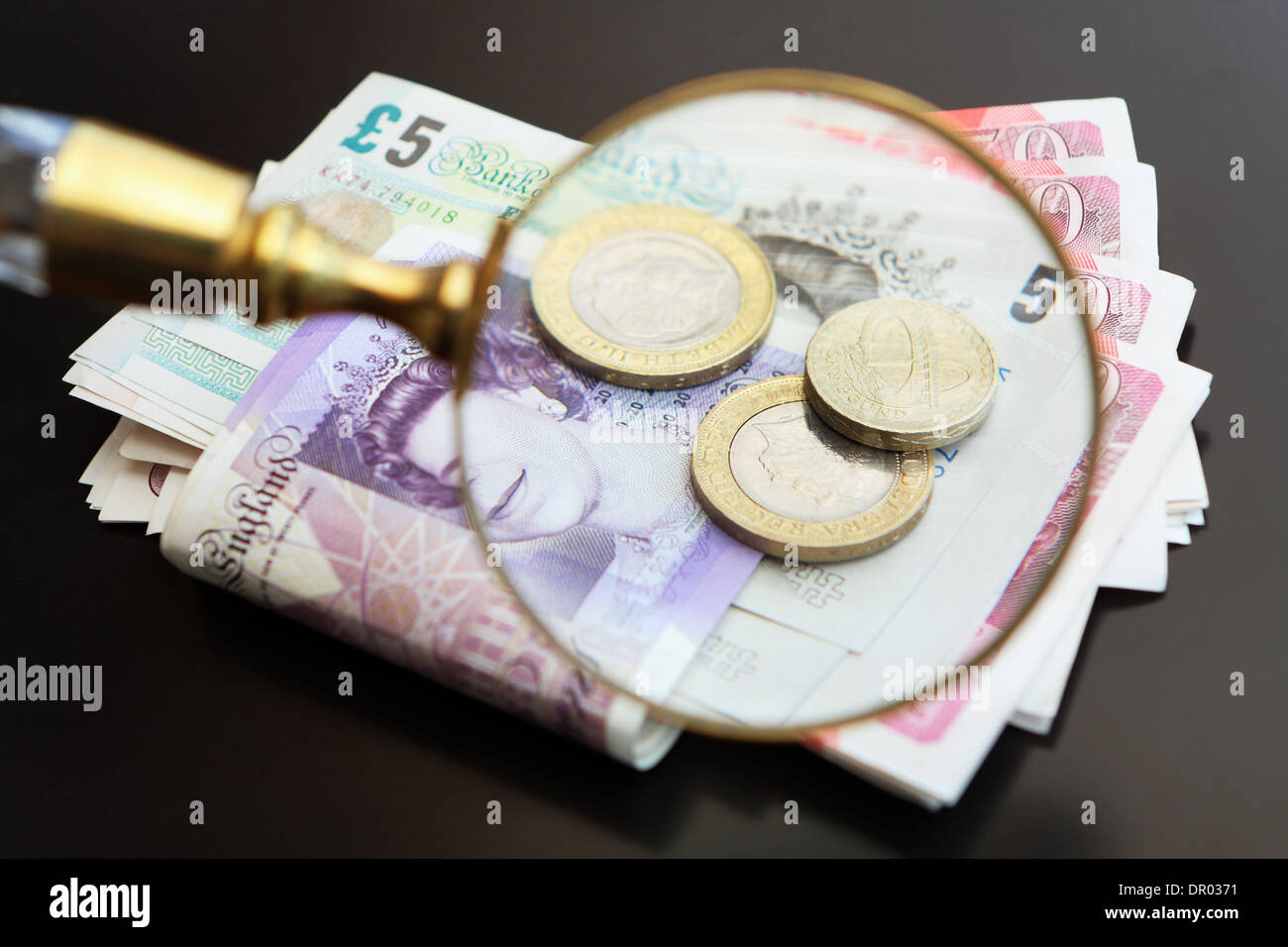 50 pound note stack hi-res stock photography and images - Alamy