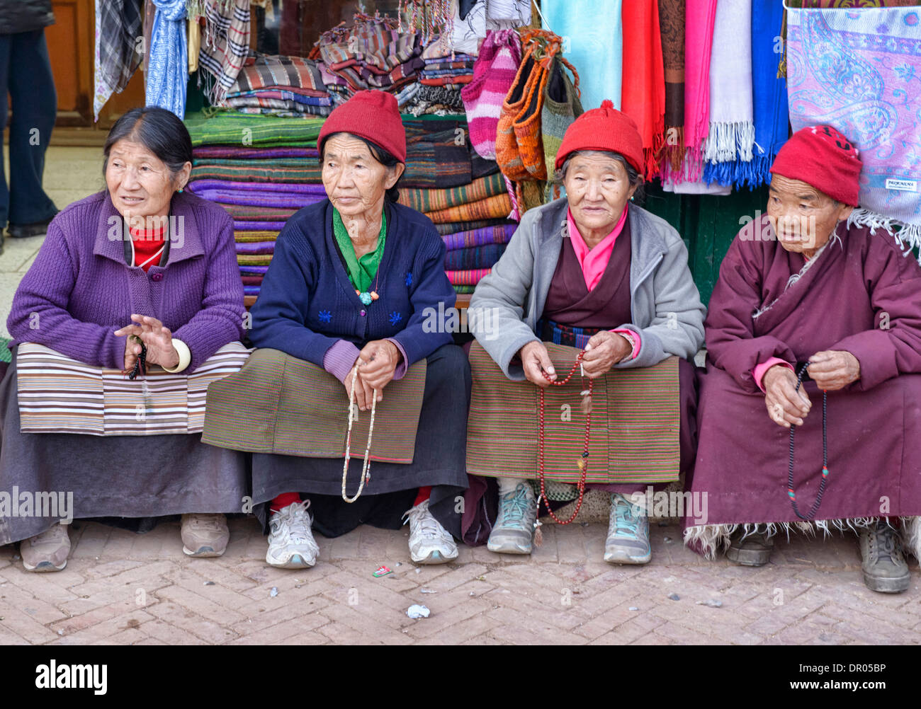 Tibetan pilgrims at the Boudhanath Stupa in Kathmandu, Nepal Stock ...