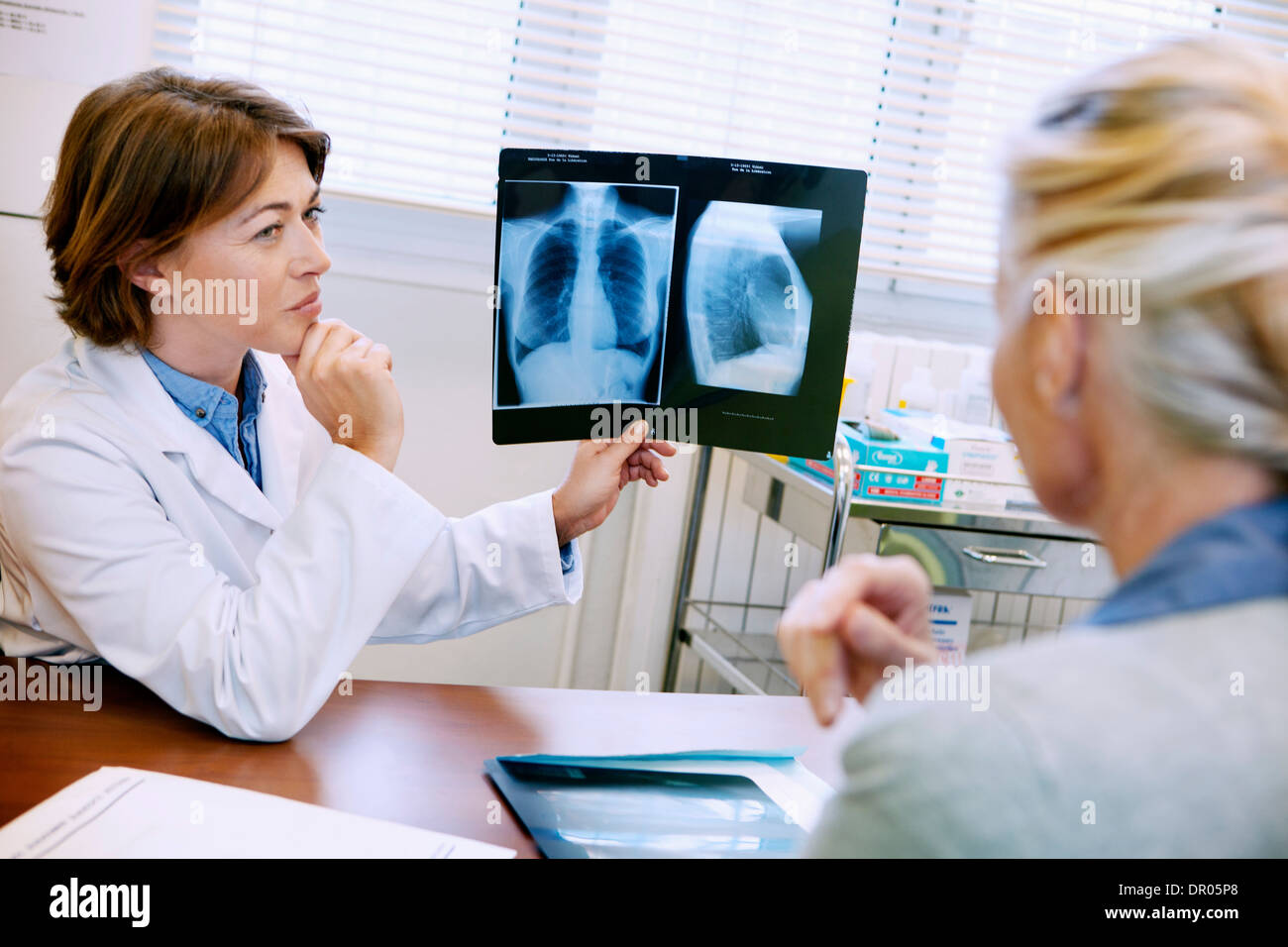 PNEUMOLOGY CONSULTATION SENIOR Stock Photo - Alamy