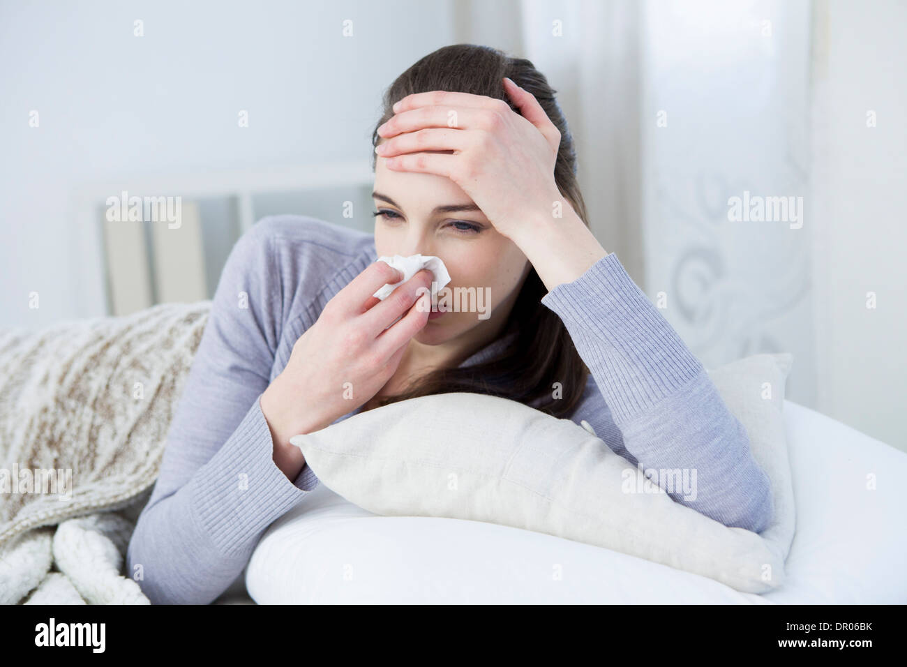 Sick woman hi-res stock photography and images - Alamy