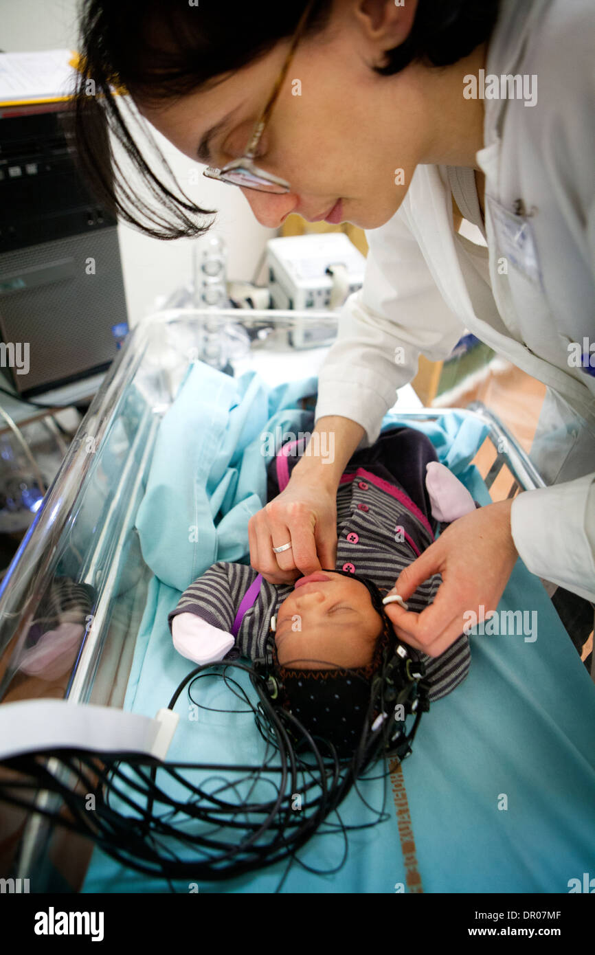 Baby brain research lab hi-res stock photography and images - Alamy