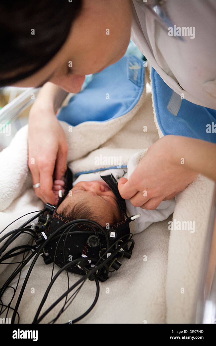 Baby brain research lab hi-res stock photography and images - Alamy