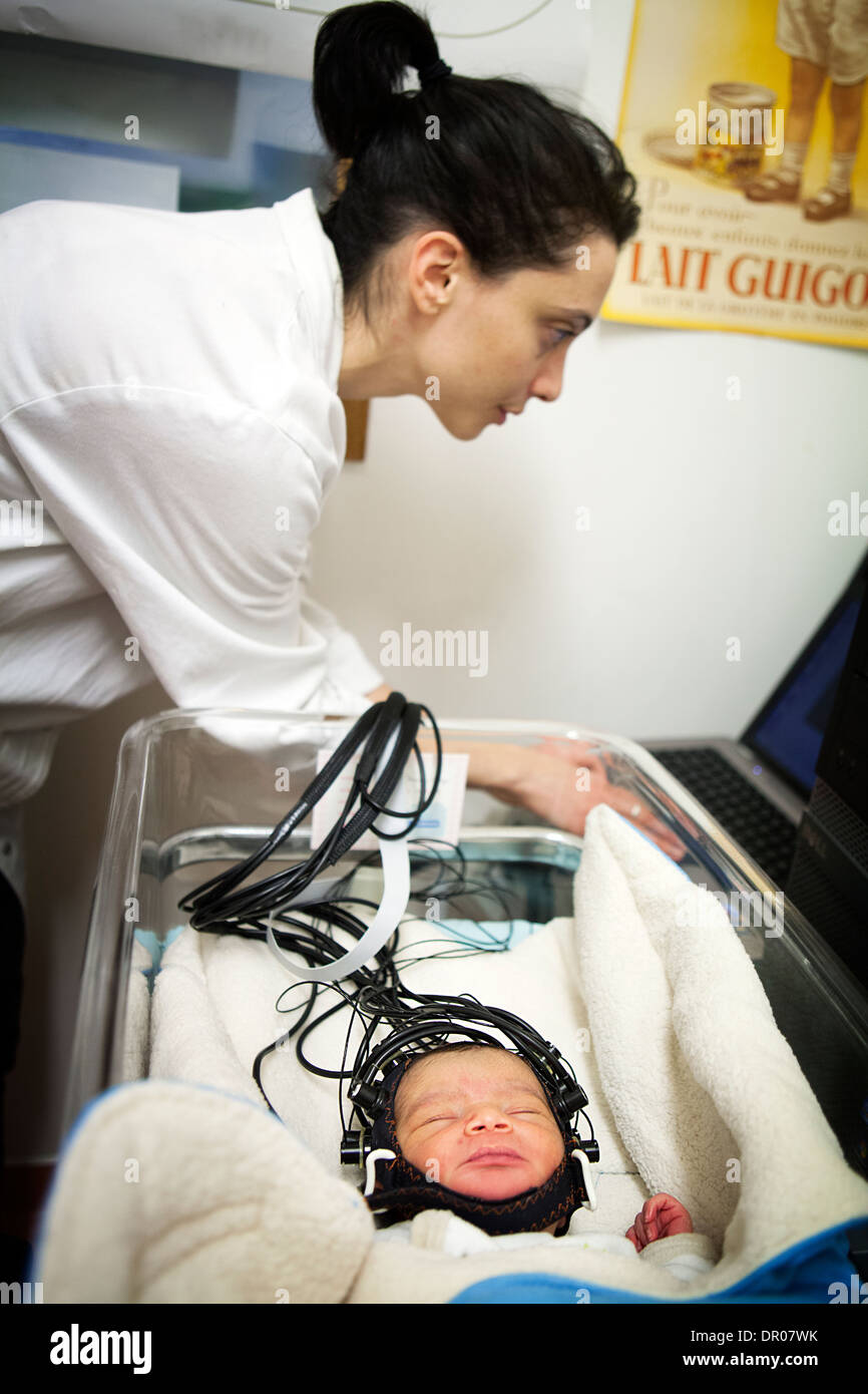 Baby brain research lab hi-res stock photography and images - Alamy