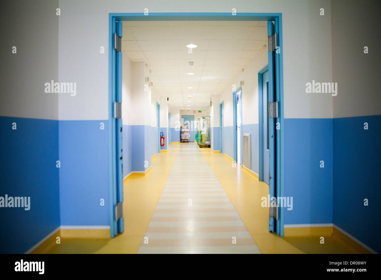 INTERIOR OF A HOSPITAL Stock Photo - Alamy