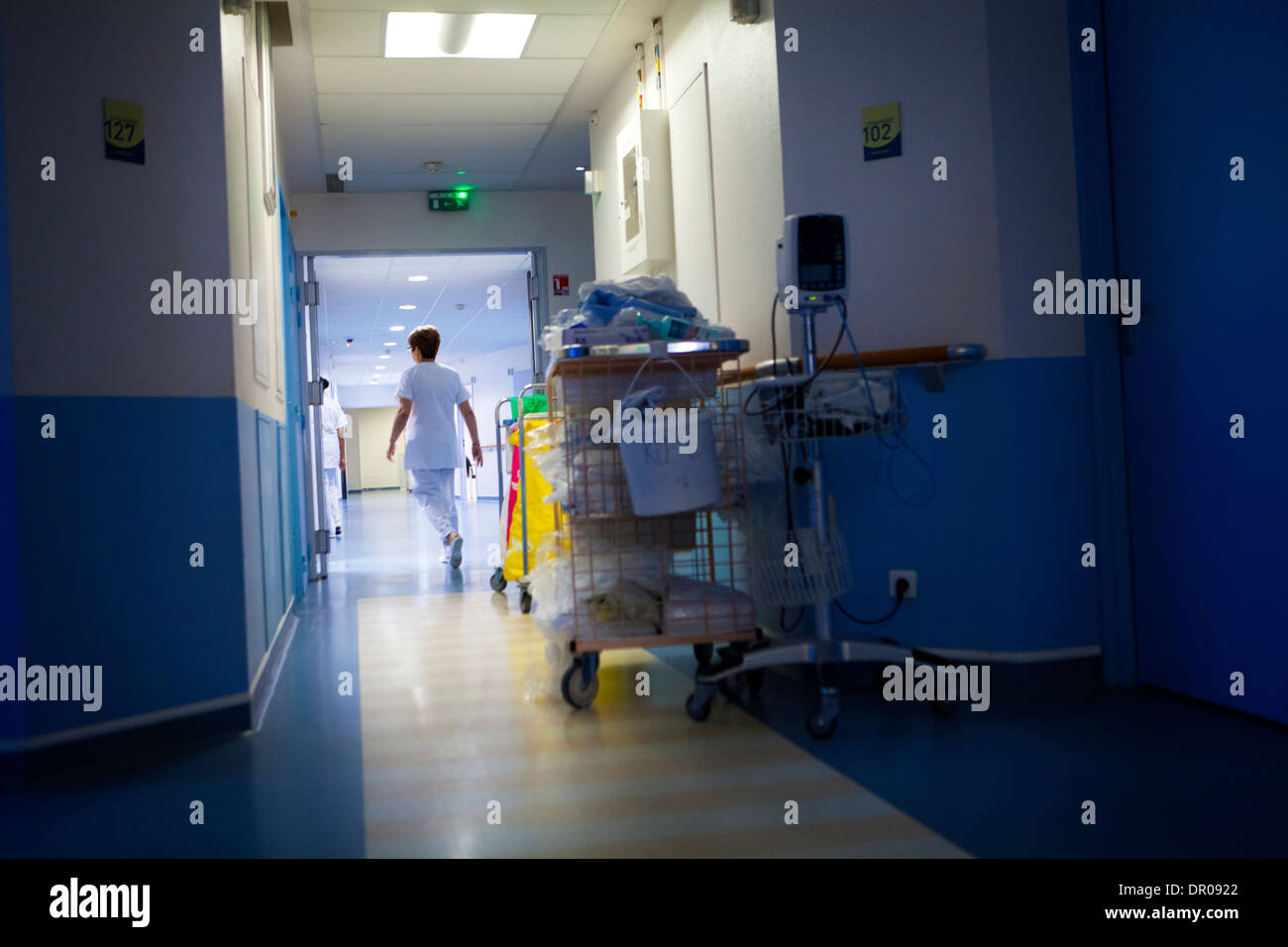 Hospital interior nurses hi-res stock photography and images - Alamy
