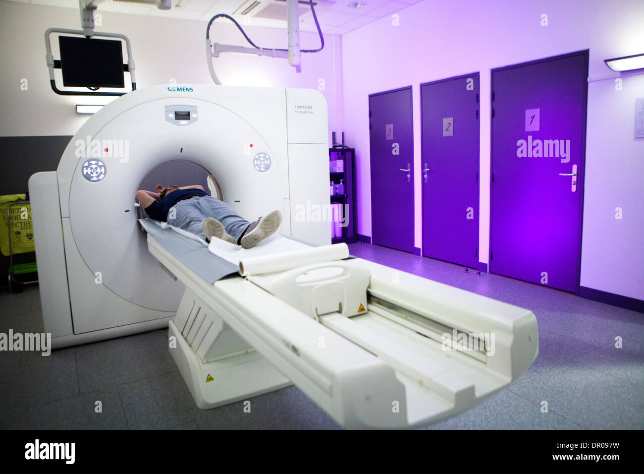 Reportage in a hospital. CT scanner Stock Photo - Alamy