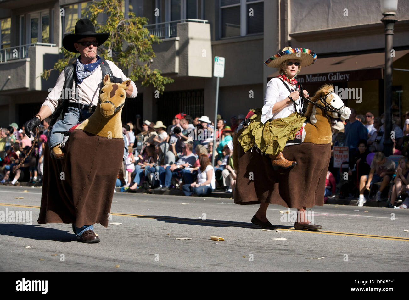 Jan 18, 2009 - Pasadena, California, USA - Parade performers wearing ...