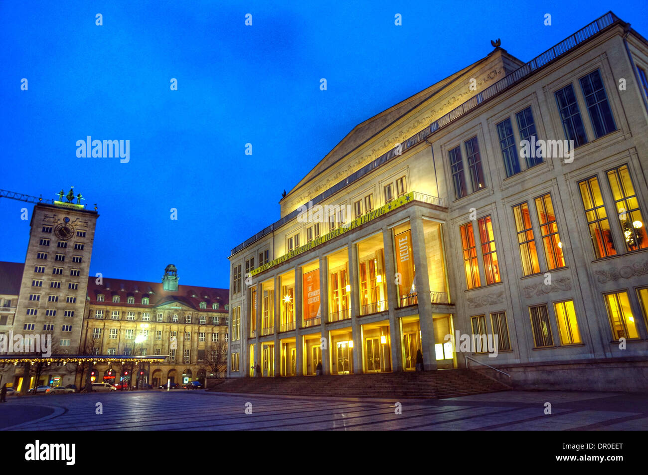 Wire opera house hi-res stock photography and images - Alamy