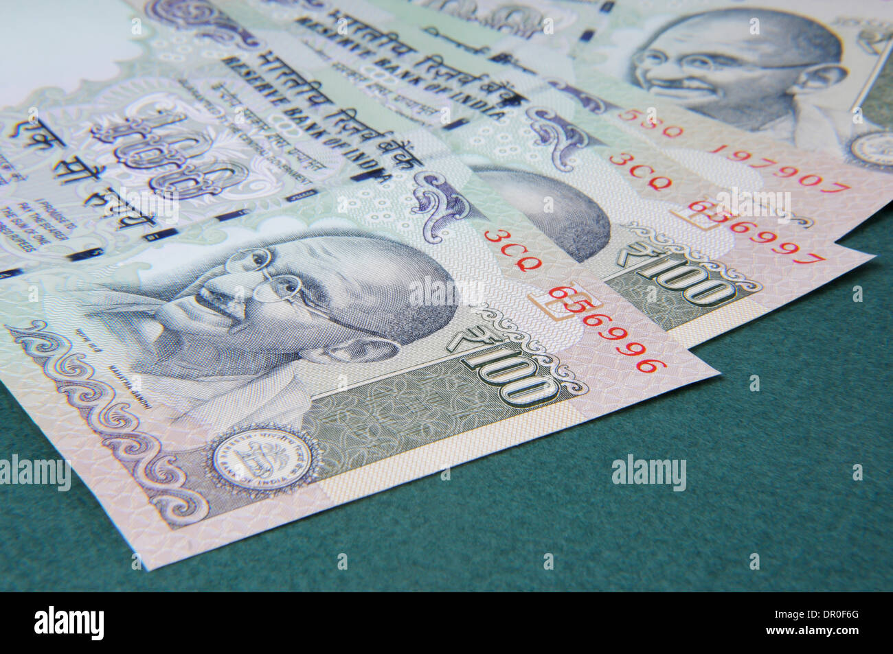 Indian rupee 100 hi-res stock photography and images - Alamy